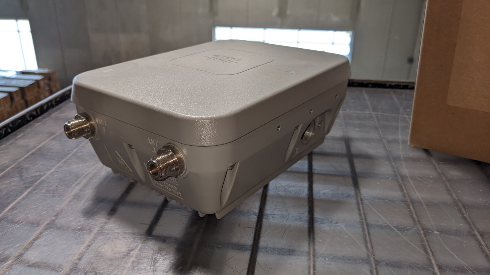 Cisco AIR-AP1562E-B-K9 Low-Profile Outdoor Access Point External ...